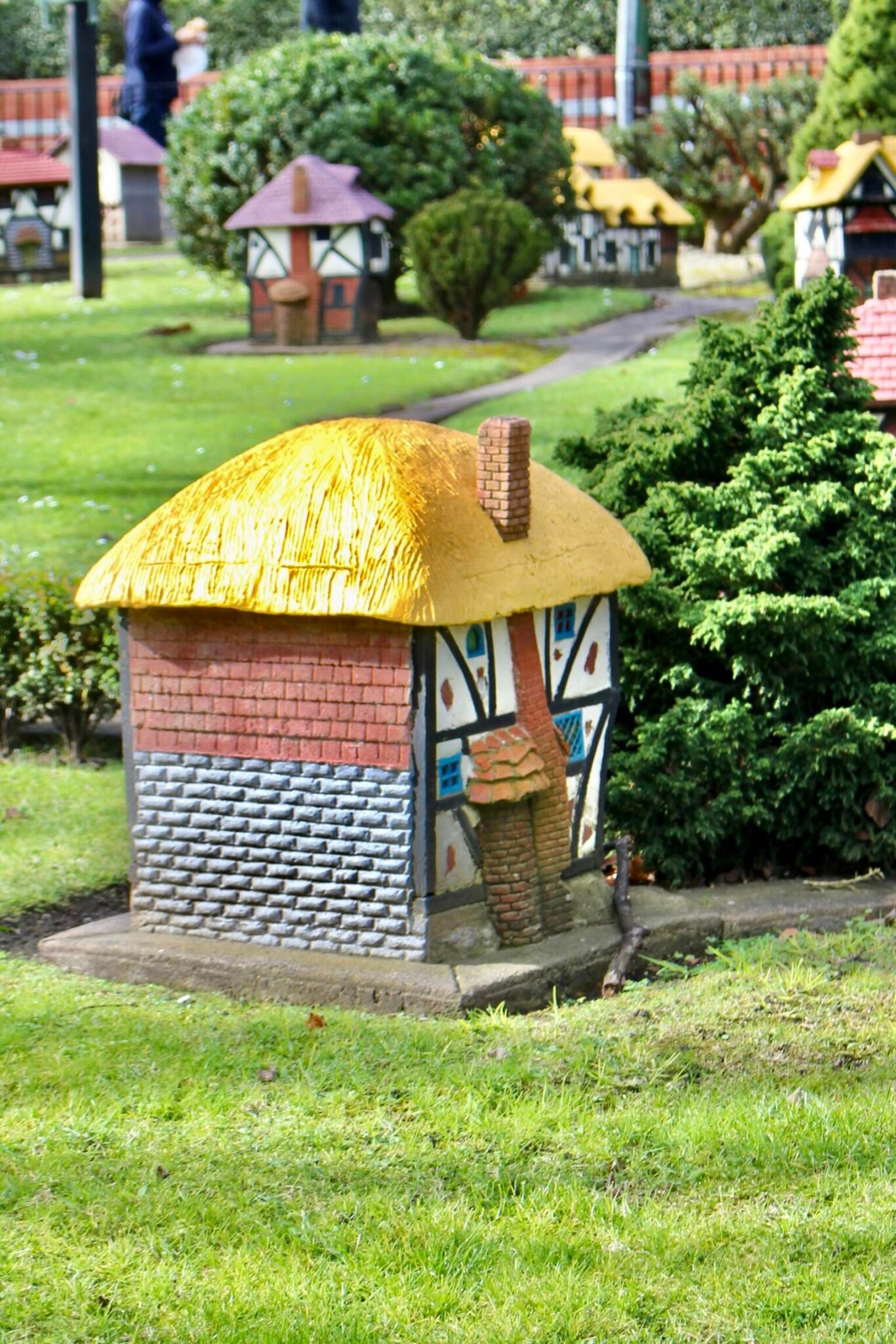 Tudor Village in Fitzroy Gardens – Wandering Teresa