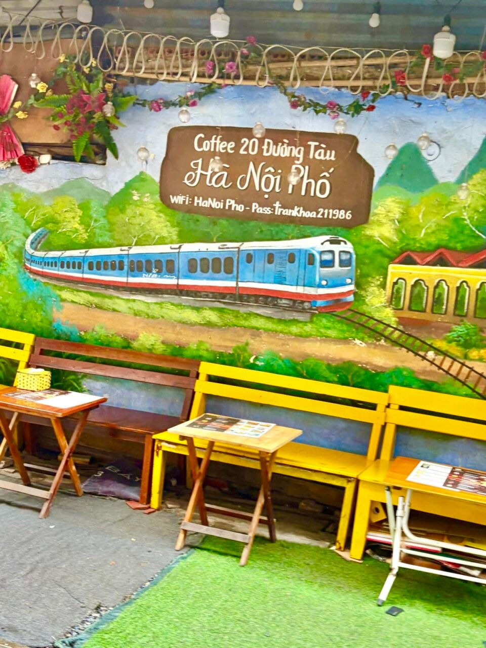 Tuesday Streetart: Hanoi Murals – 128 – Wandering Teresa